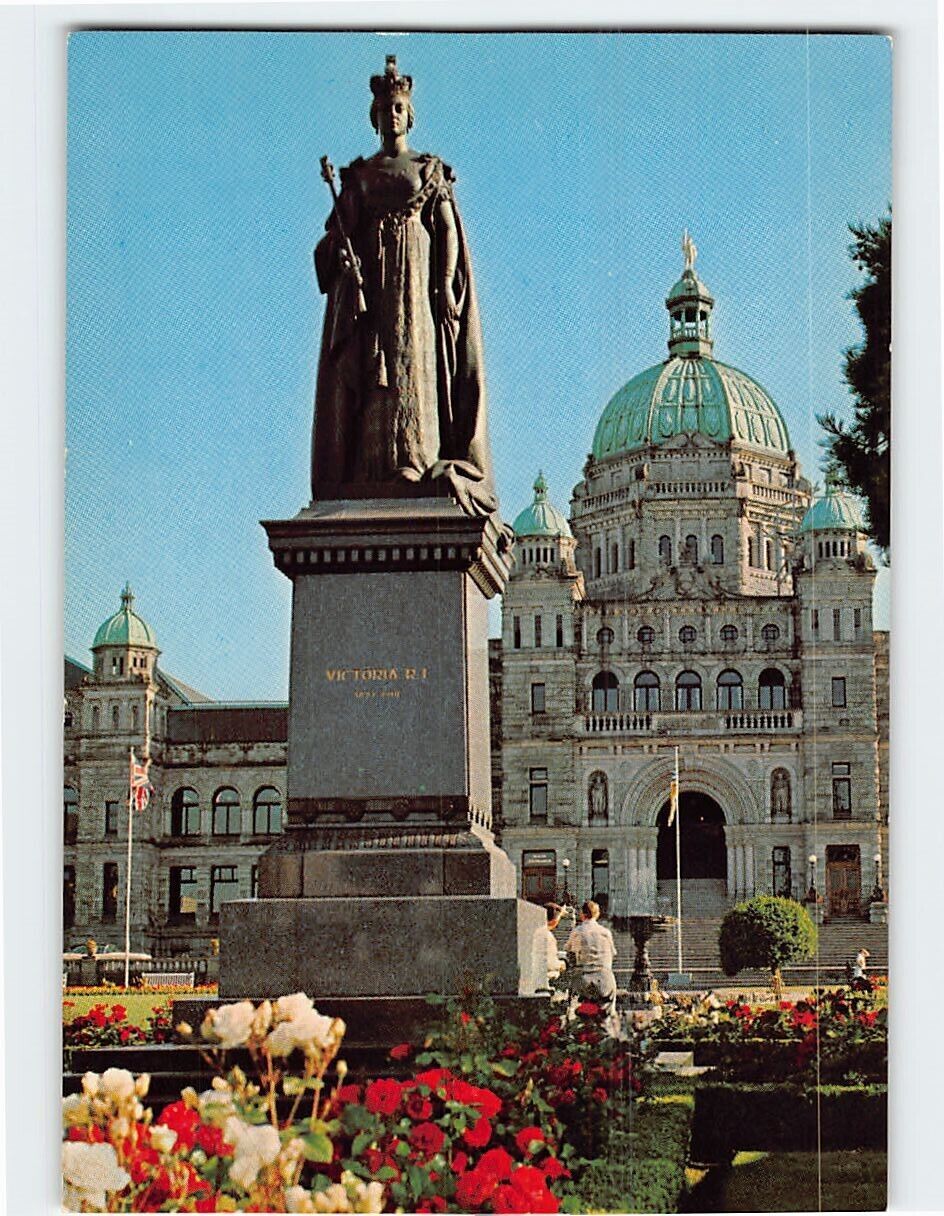 Postcard Statue Of Queen Victoria, Parliament Buildings, Victoria ...