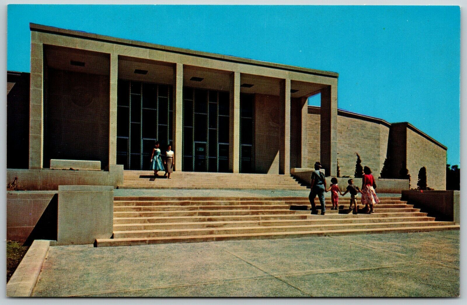 Harry S. Truman Library & Museum Entrance, Independence, Missouri ...