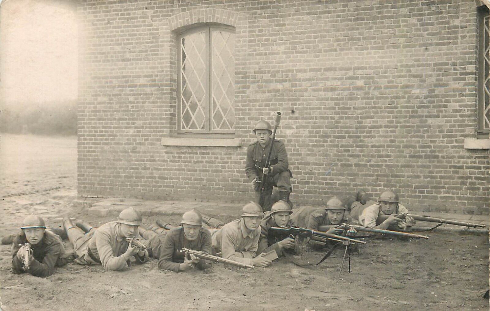 Beverloo Camp 1931 military platoon installation machine guns ready for ...