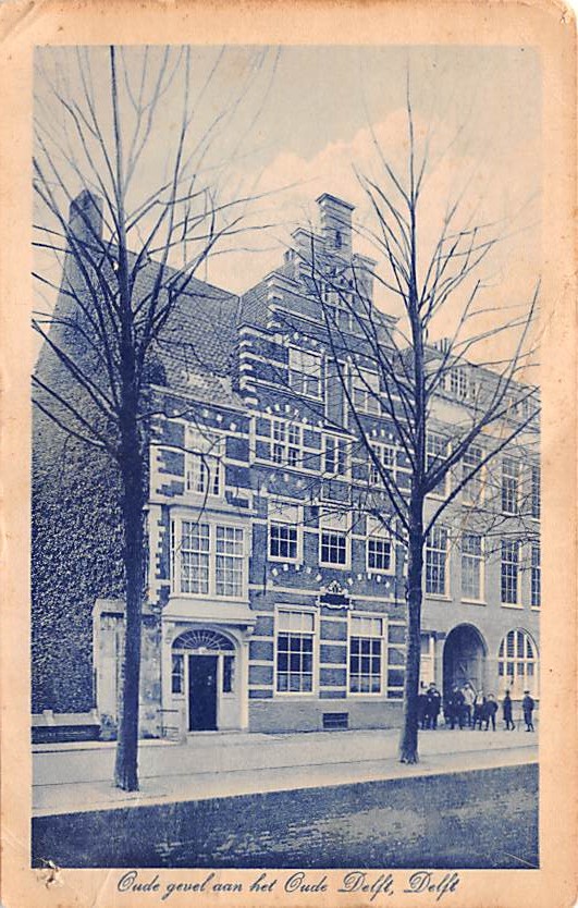 Delft Holland Oude gevel aan het Oude Delft Delft Oude gevel aan het ...