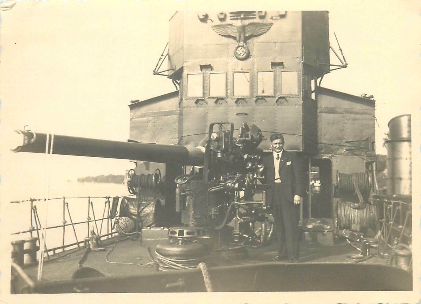 photo battleship turret military vessel ww2 | Topics - Militaria ...