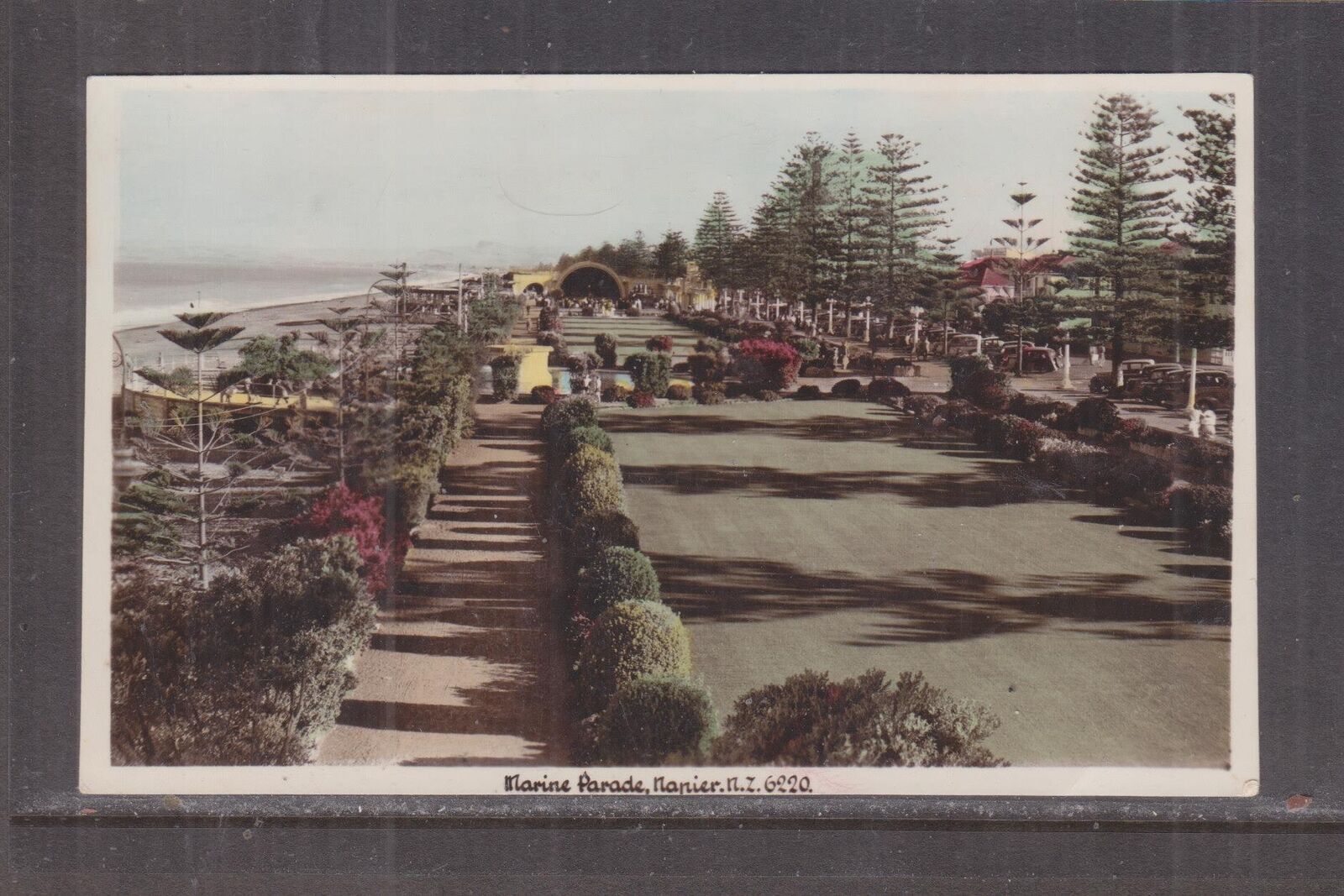 NAPIER, NEW ZEALAND, MARINE PARADE, c1950 ppc., blank reverse ...