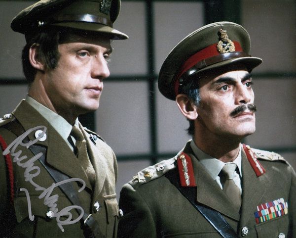 Richard Franklin as Mike Yates of UNIT Dr Who Giant Hand Signed Photo ...