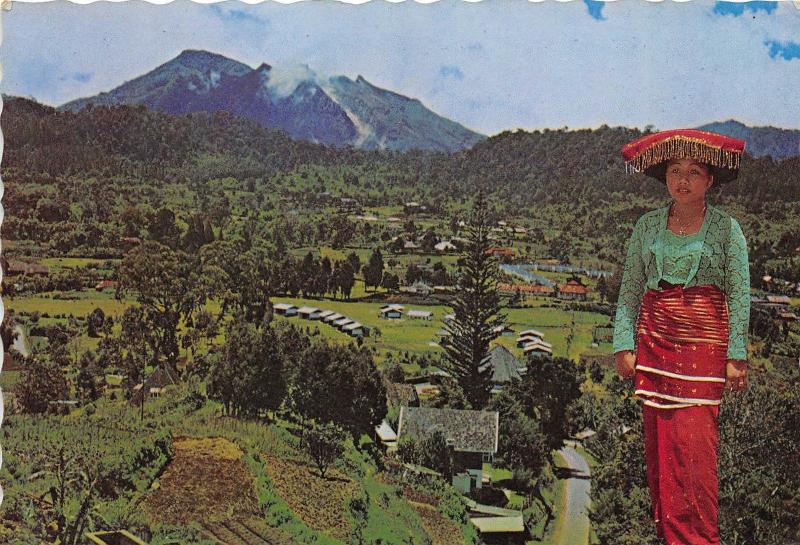 B89869 gadis berpakaian batak karo gunung sibayak sumatera utara ...