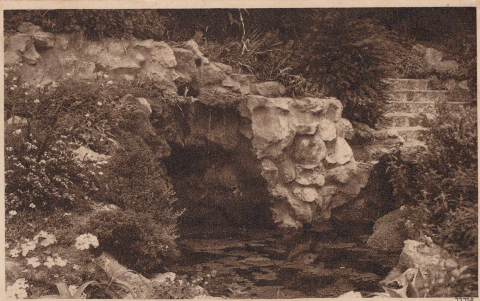 Suffolk Postcard - Felixstowe, The Dripping Well, Spa Gardens RS22966 ...