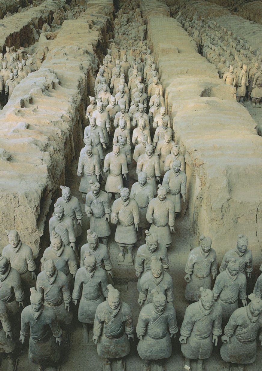 Qin Dynasty Chinese Army Terracotta Statue in Military Formation ...