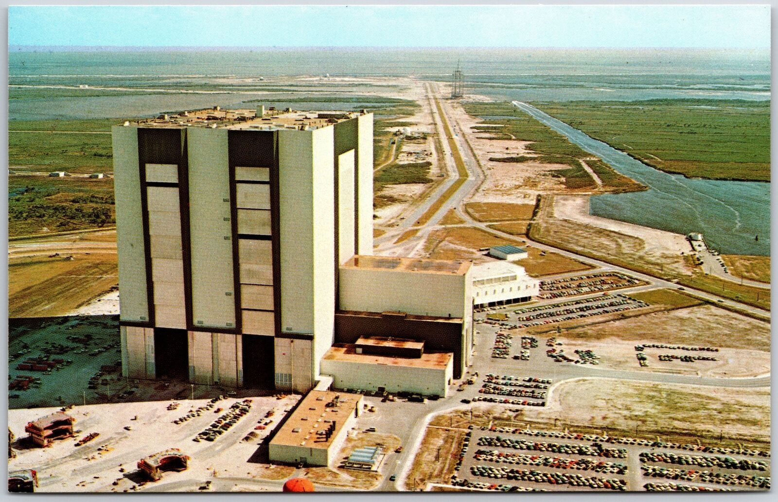 Kennedy Space Center Florida NASA Vehicle Assembly Building 52-Story ...