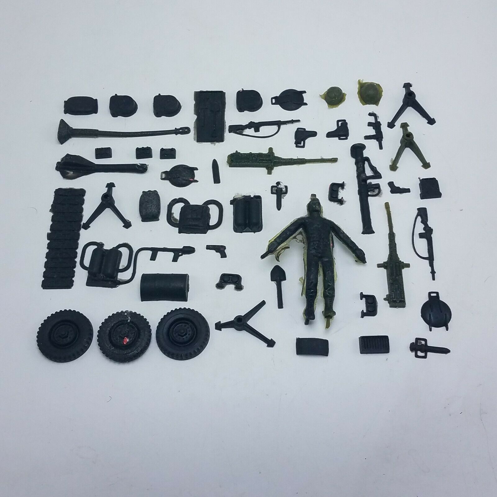 Vintage 1965 Thingmaker Fighting Men Lot of 40+ Completed Molded Items ...