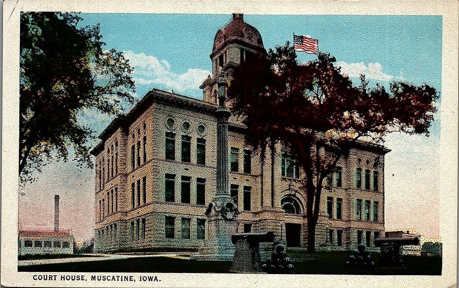 1930s Muscatine Iowa Court House Cannons White Border Postcard 36-133 ...