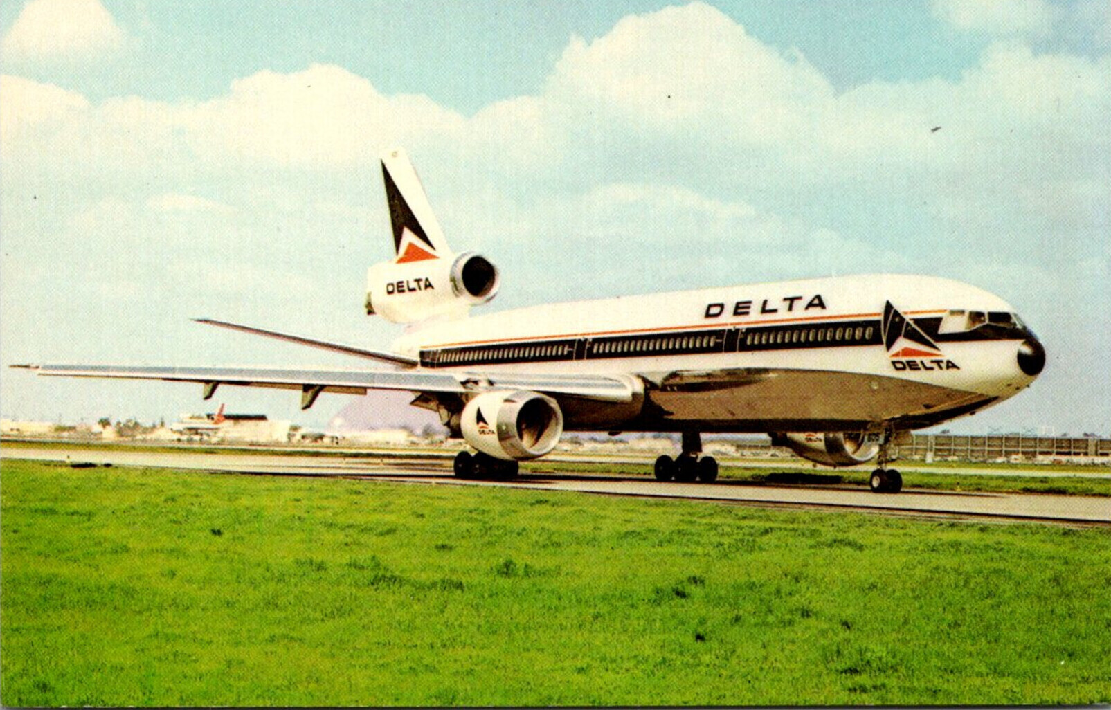 Airplanes Delta Air Lines McDonnell Douglas DC-10 At Long Beach ...