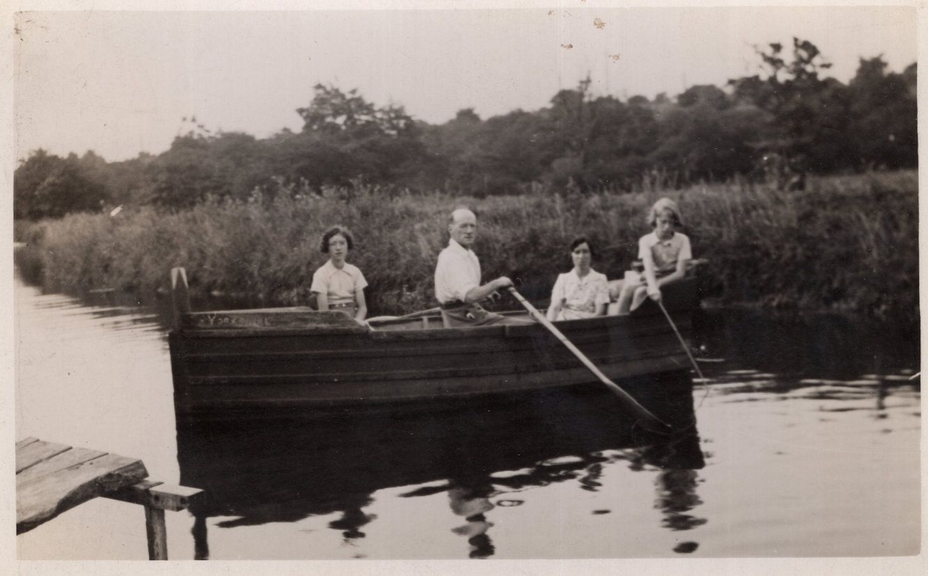 Antiques Rowing