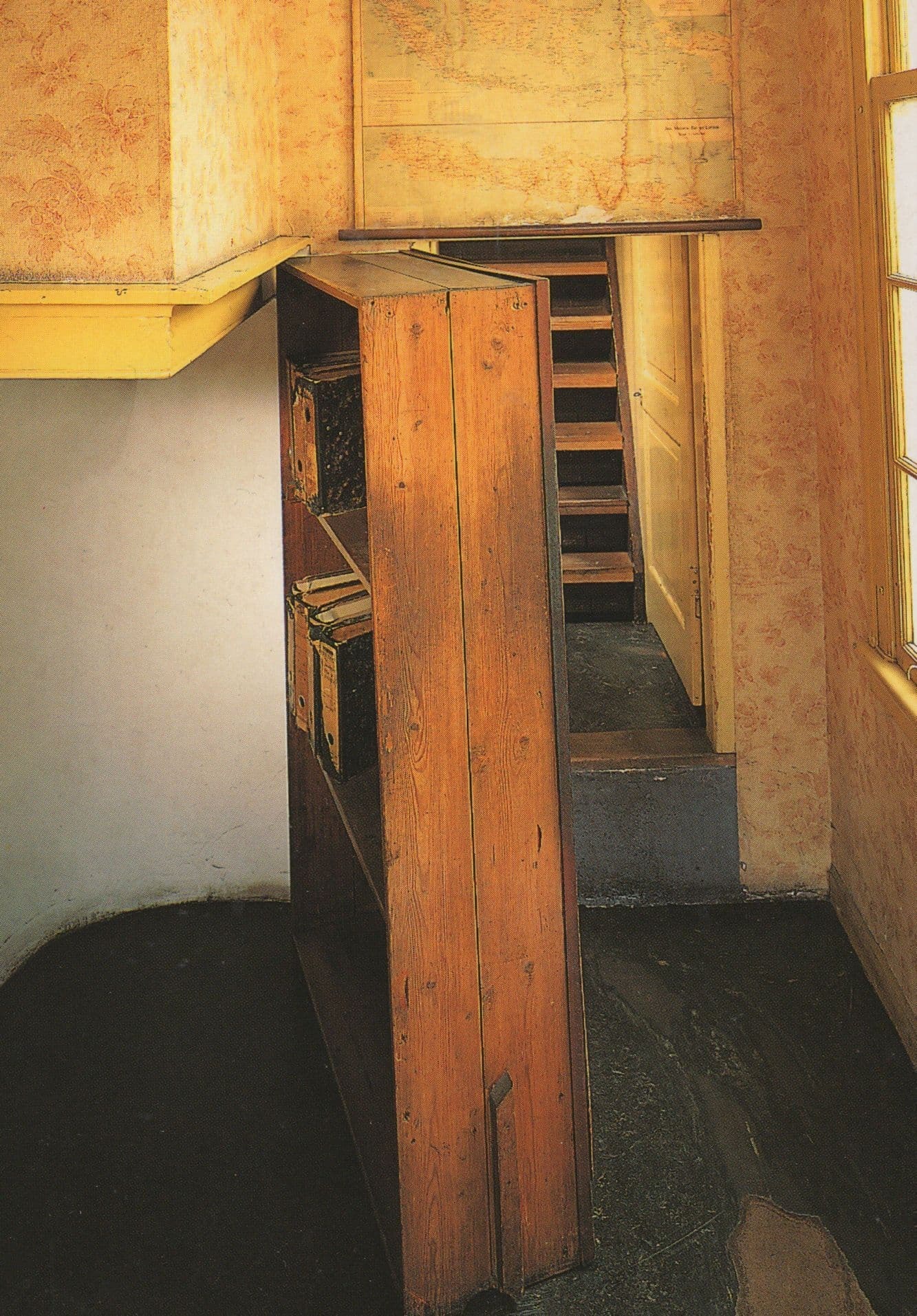 Anne Frank Huis Bookcase WW2 Jewish Survivor Postcard | Topics ...