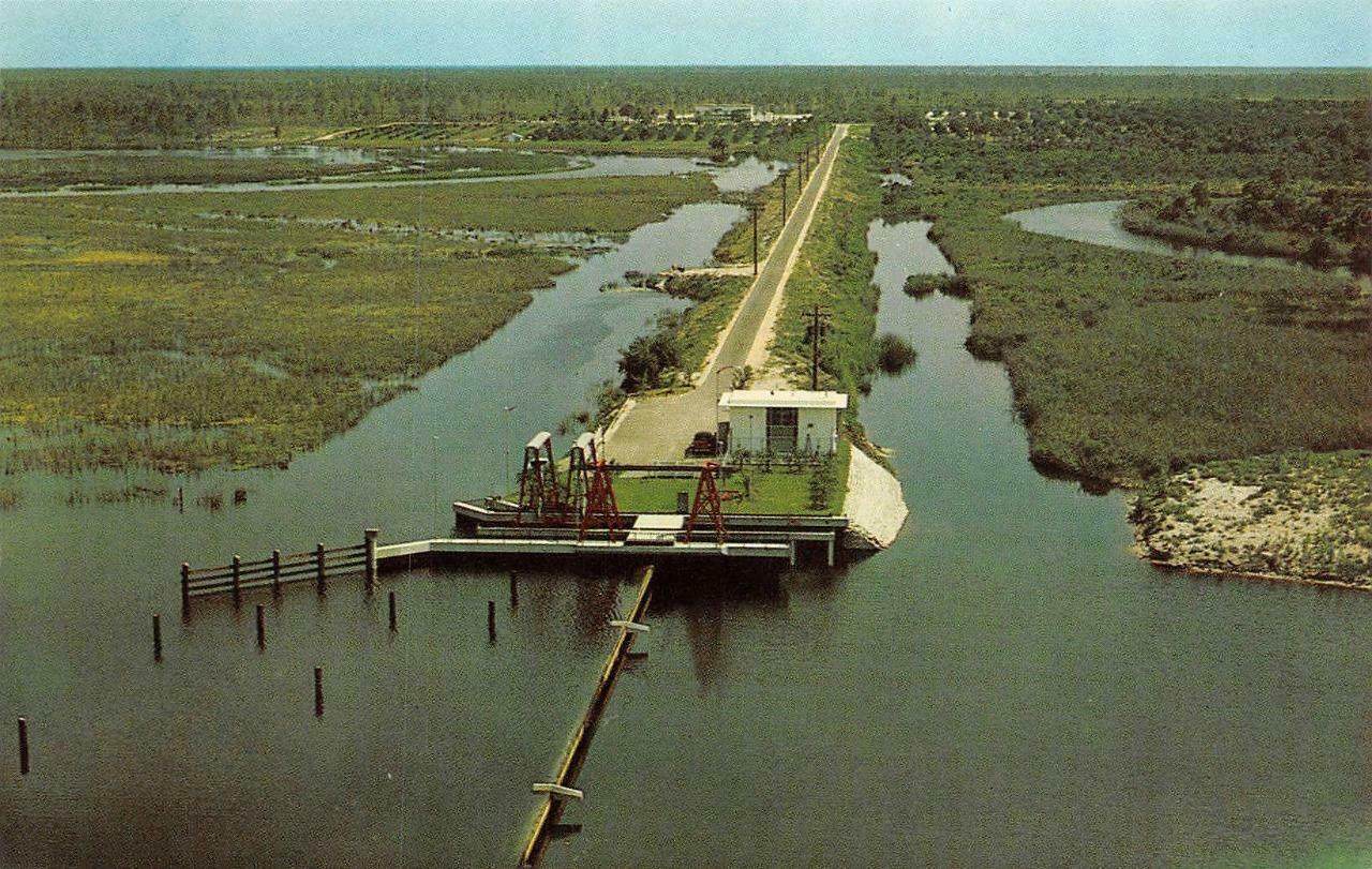 PUNTA GORDA, Florida FL SHELL CREEK DAM BOAT LIFT Bird's Eye View ...