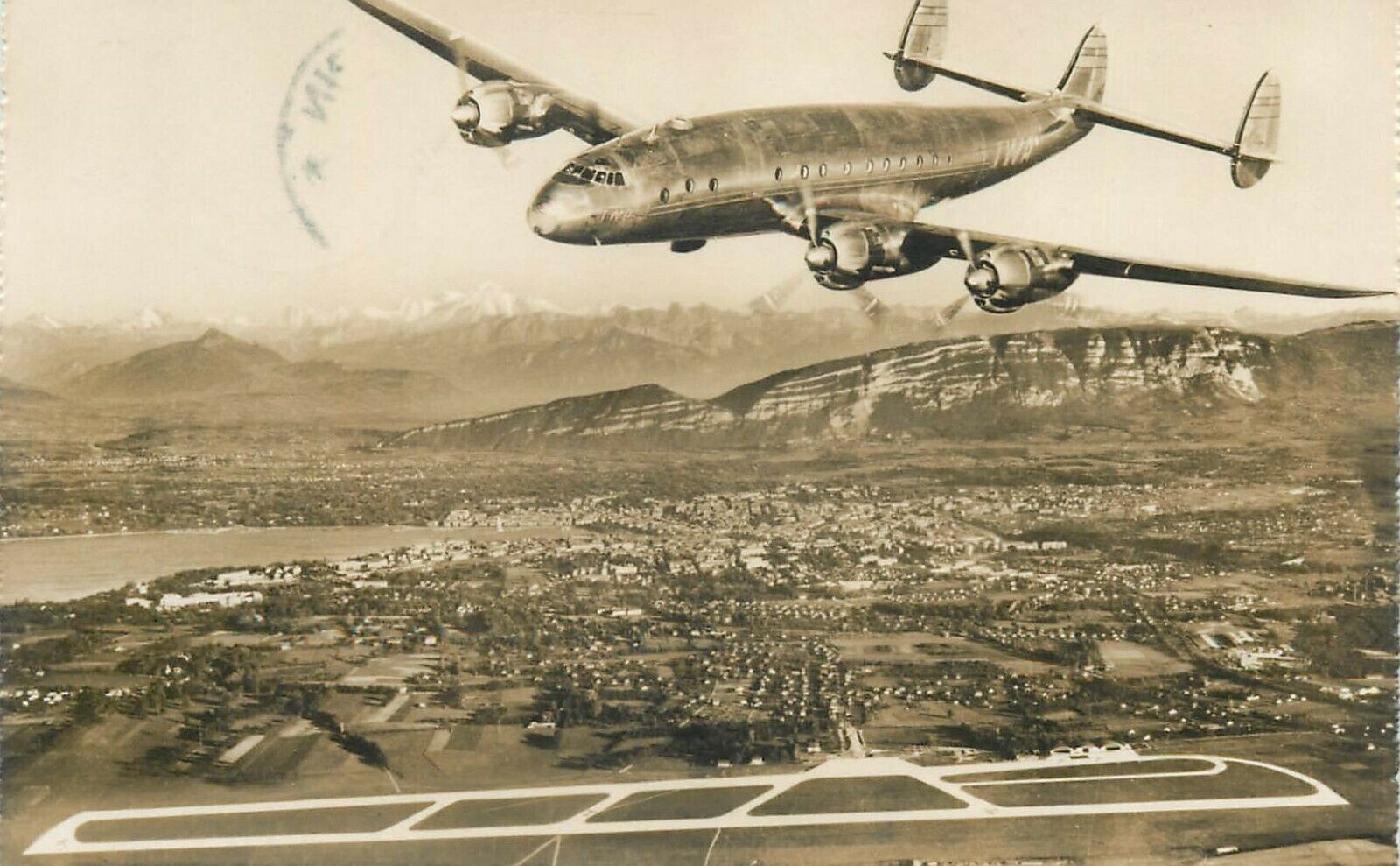 Suisse Intercontinental Airport Geneve - Cointrin 1943 plane in flight ...