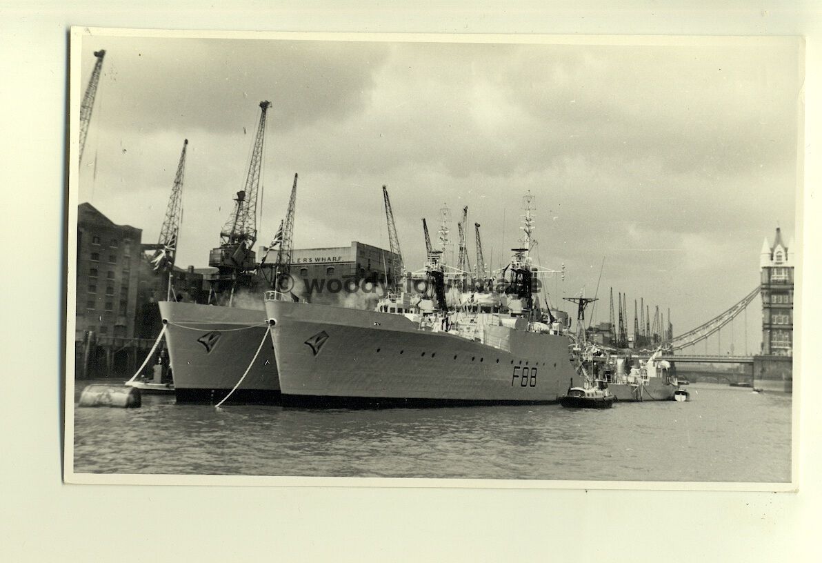 na0811 - Royal Navy Warship - HMS Malcolm & HMS Grafton - photograph ...