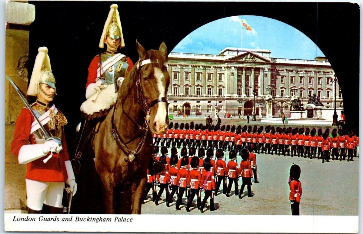 Postcard - London Guards and Buckingham Palace, London, England ...