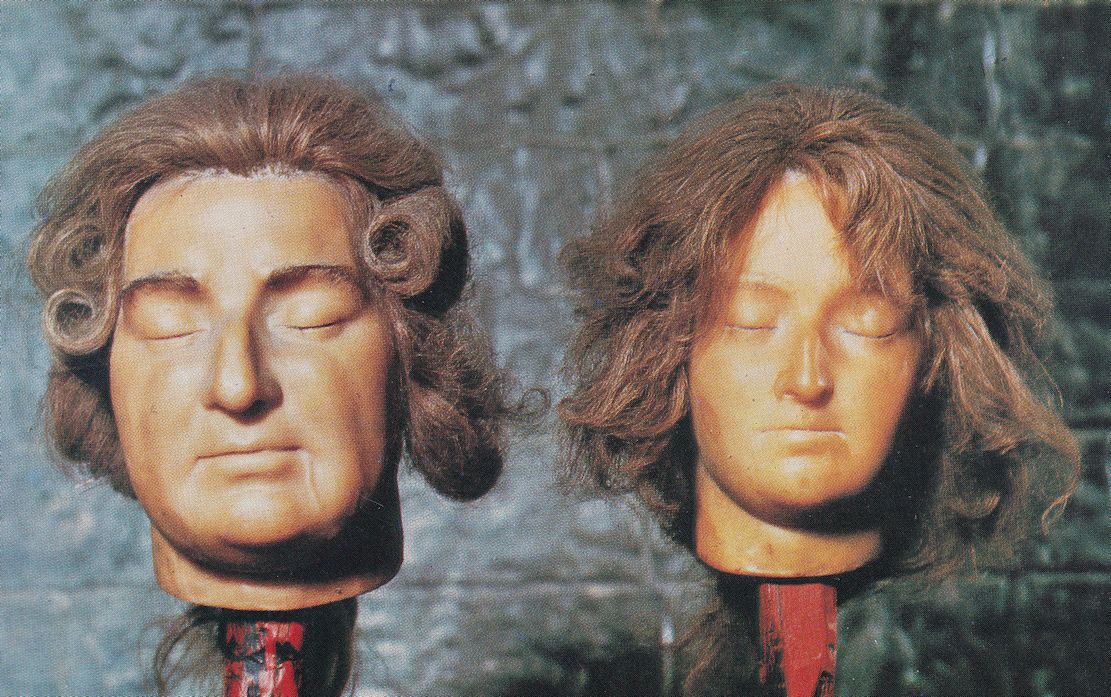 Marie Antoinette French Guillotine Heads Madame Tussauds Postcard ...