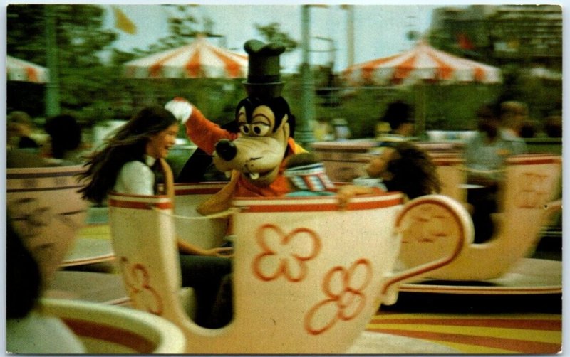 Goofy Goes For A Spin, Mad Tea Party, Fantasyland, Walt Disney World ...