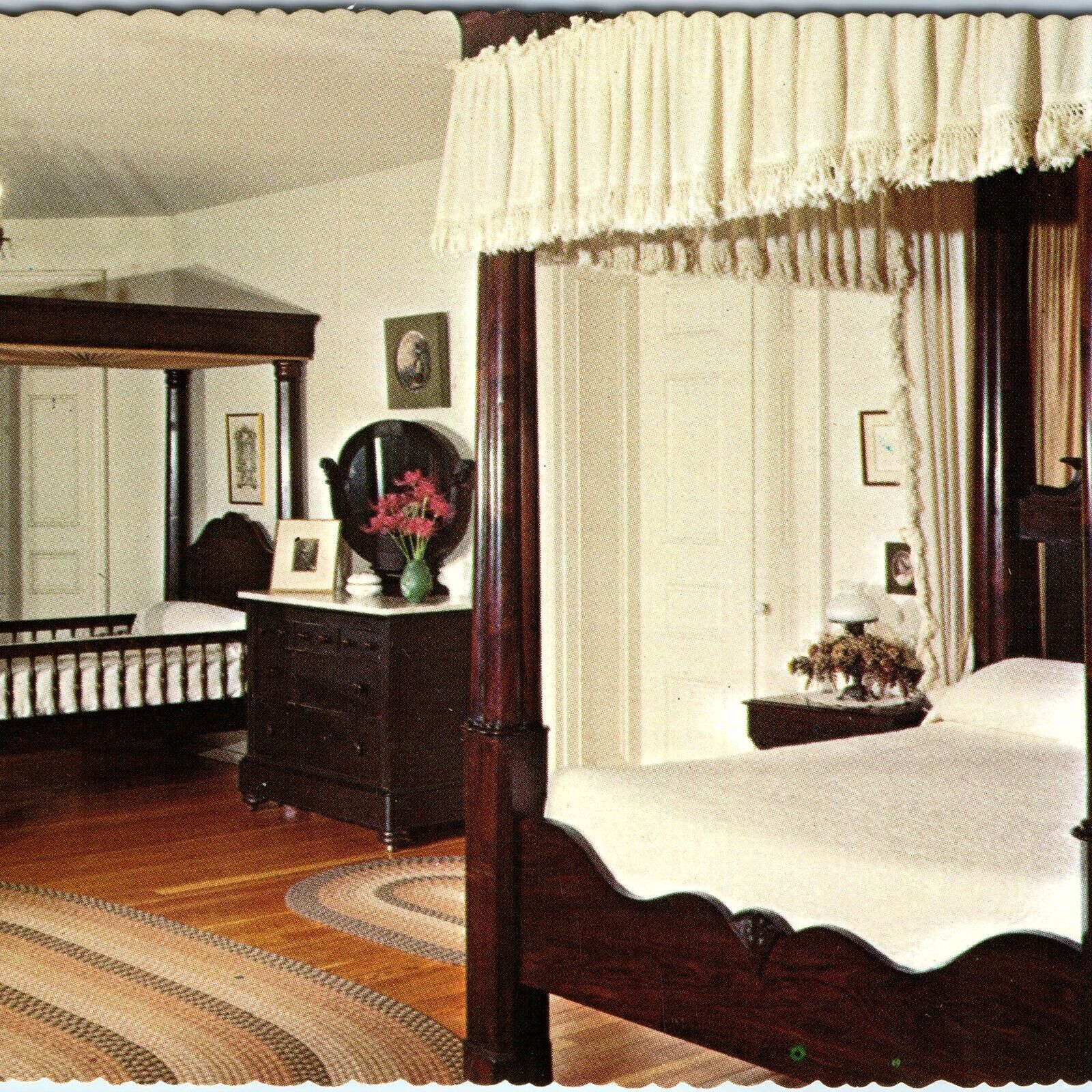 c1960s Natchez, MS Longwood Largest Octagonal House Interior Bedroom ...