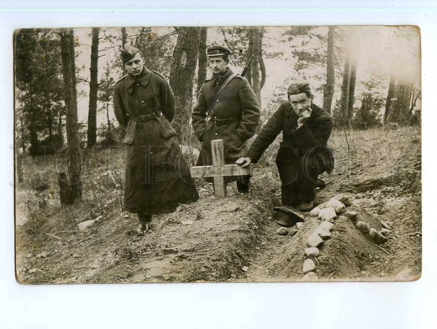 248727 WWI German soldiers on grave Vintage PHOTO | Topics - Militaria ...