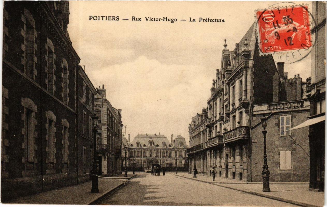 CPA POITIERS Rue Victor-Hugo - La Prefecture (613160) | Europe - France ...