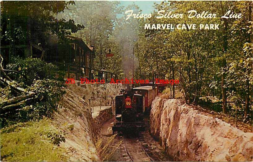 MO, Branson, Missouri, Marvel Cave Park, Miniature Railroad, Teich No ...