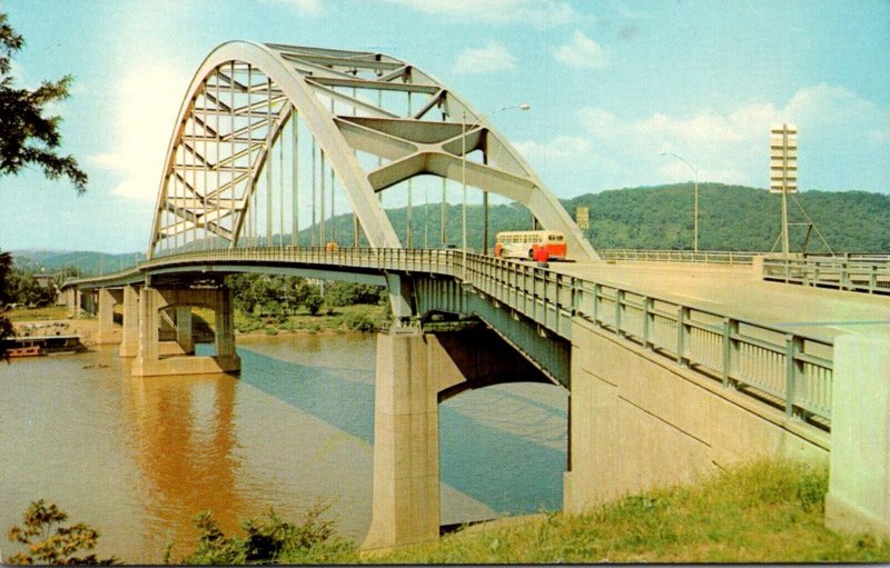West Virginia Wheeling Fort Henry Bridge Spanning The Ohio River ...