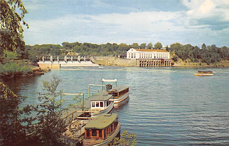 Lower Dells Boat Docks Dam And Power House - Wisconsin Dells, Wisconsin ...