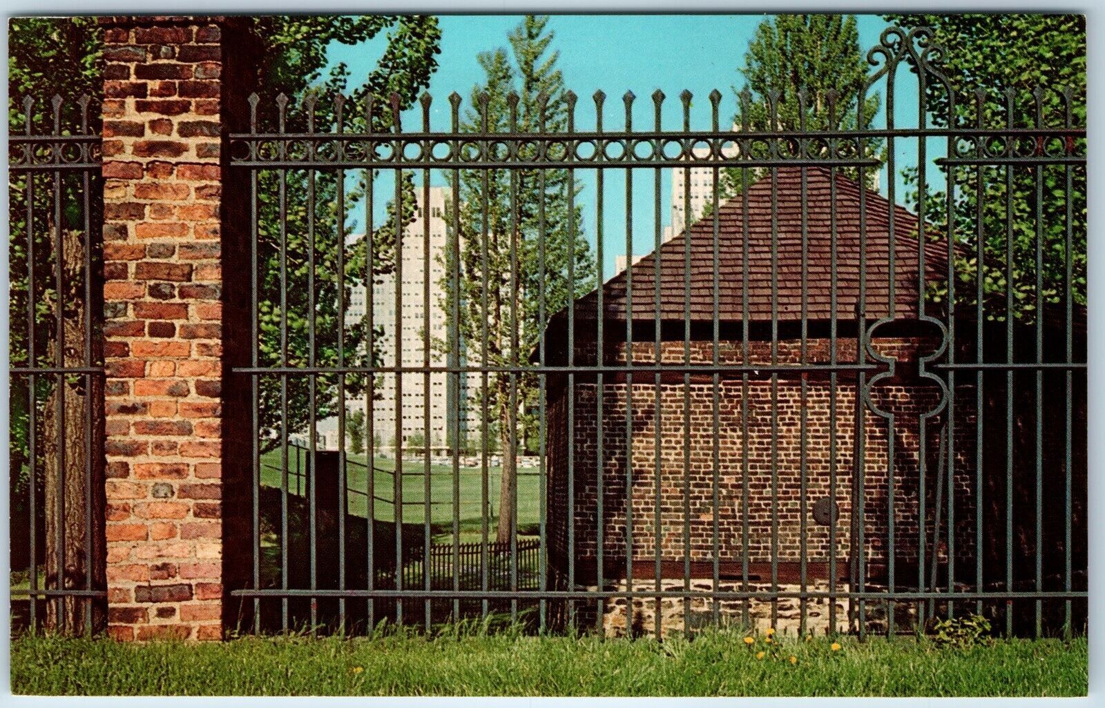 1969 Pittsburgh, PA Fort Pitt Blockhouse Gateway Group Steel Fence ...