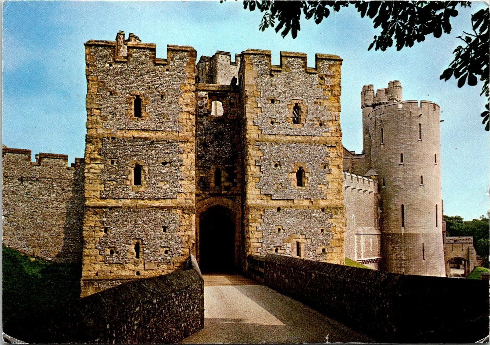 Continental Size Postcard Arundel Castle the Barbican Towers Sussex ...