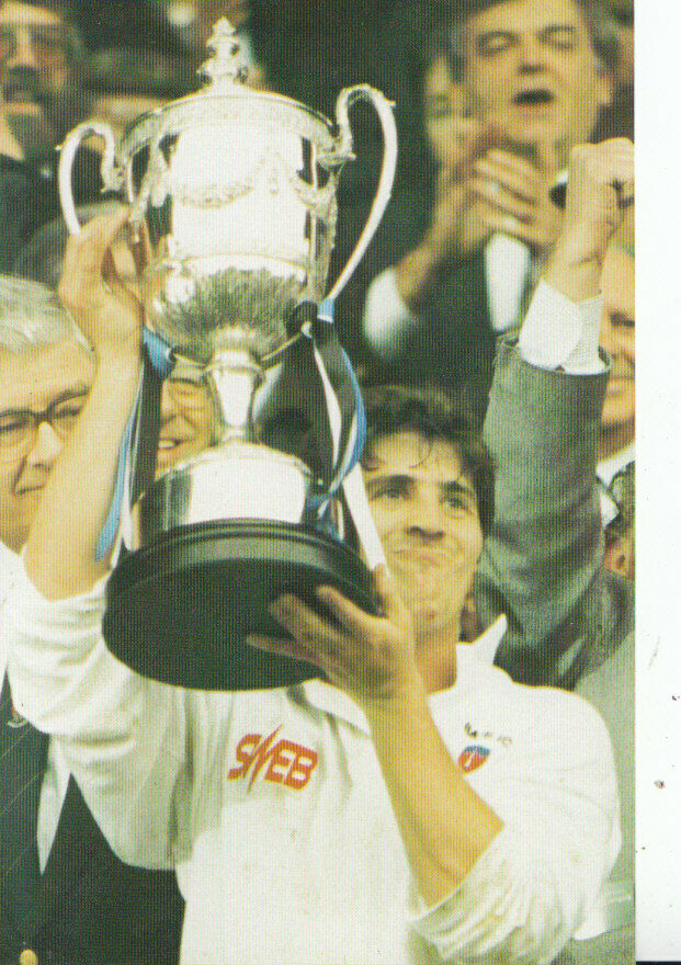 Sport Postcard - Rugby - Stuart Barnes Lifts The Pilkington Cup - Ref ...