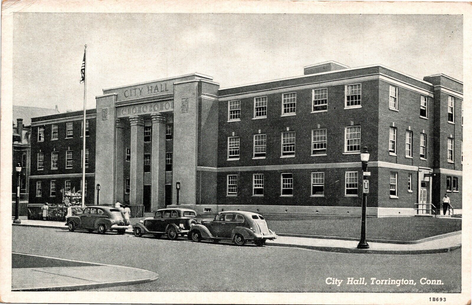 Vintage Postcard CT Torrington City Hall Old Cars Street Lamps 1940s ...
