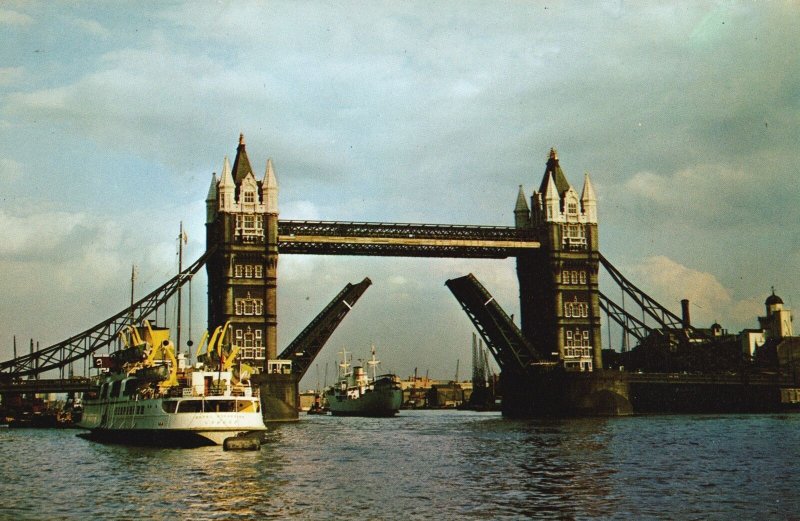 Vintage Postcard Stunning Panoramic Bascule Tower Bridge London United ...