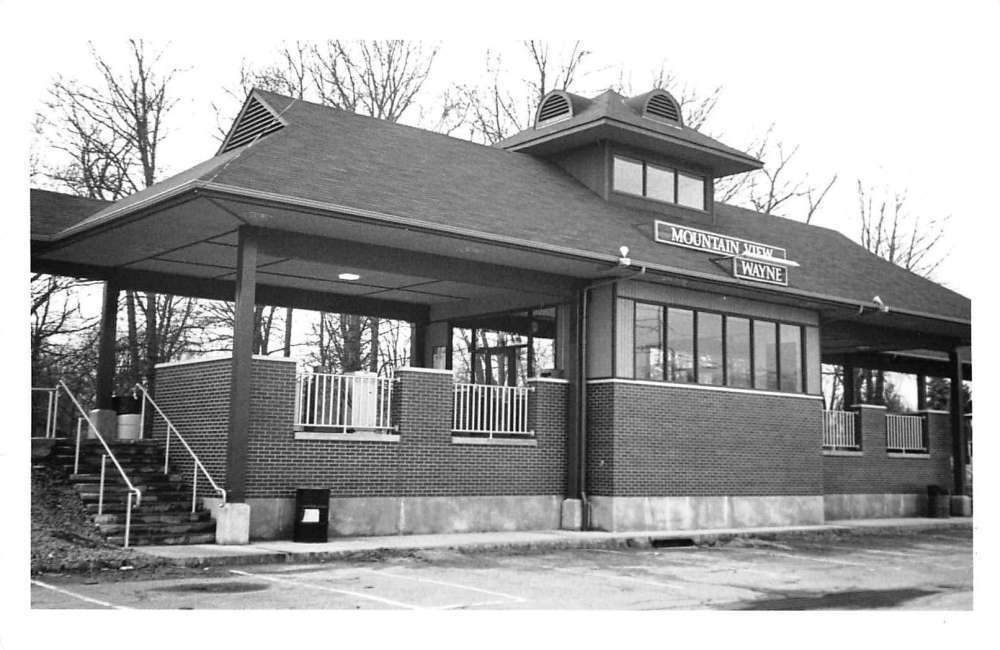 Wayne New Jersey 1990 Mountain View train station real photo pc Y12302 ...