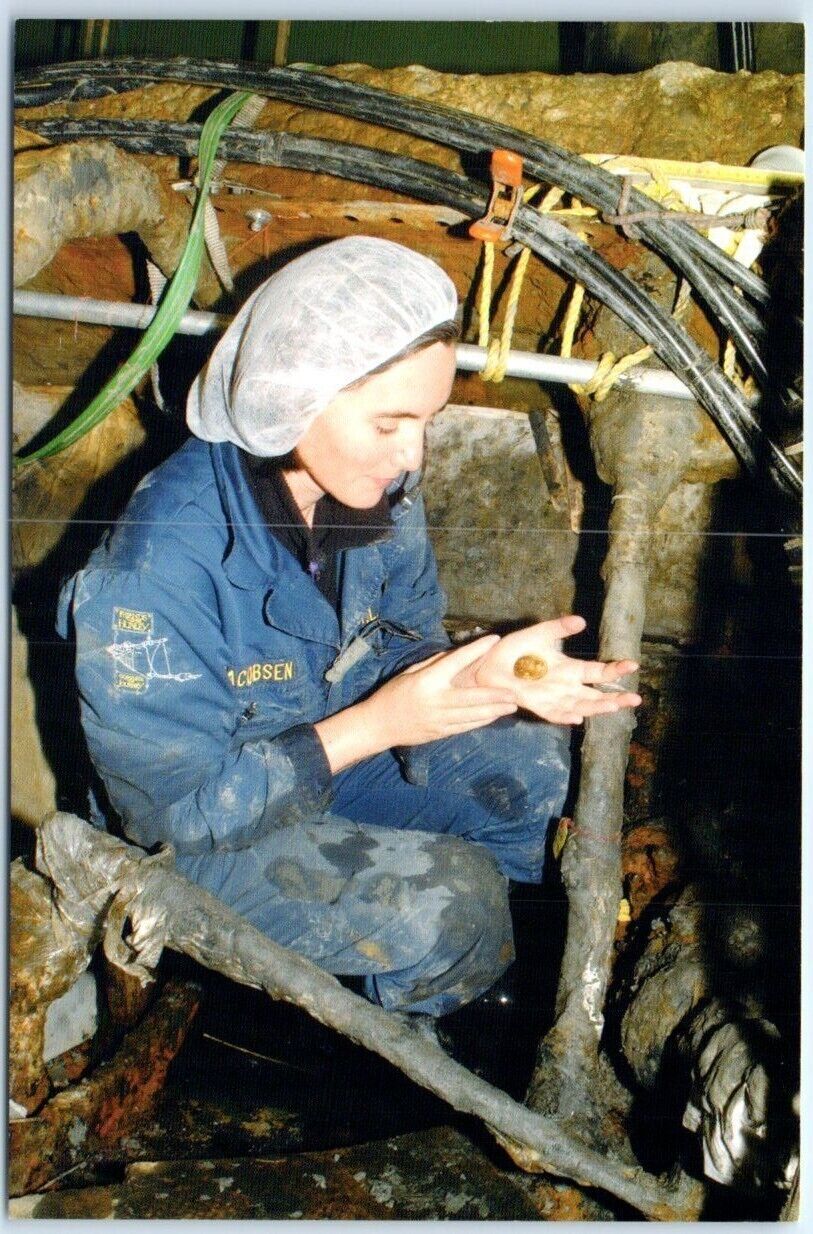 Postcard - Maria Jacobsen discovers Lt. George Dixon's famous good luck ...