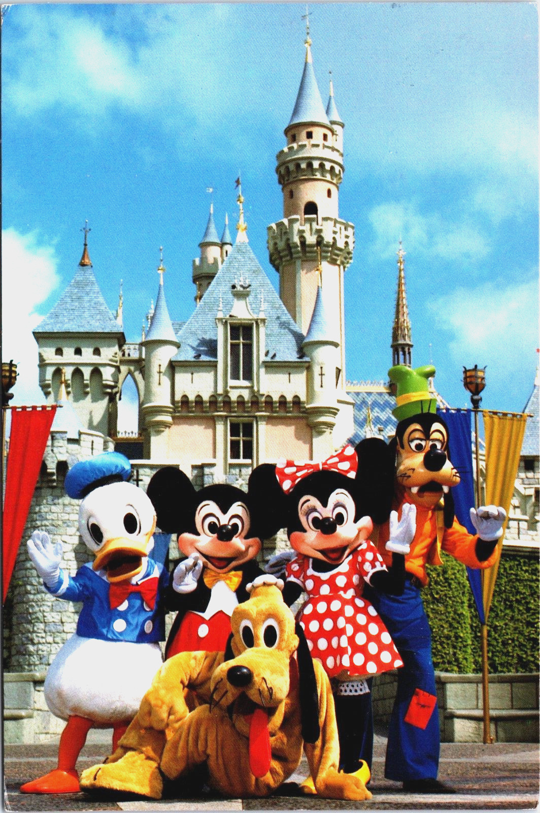 Disneyland Smile, Please! Mickey and His Favorite Friends Vintage ...