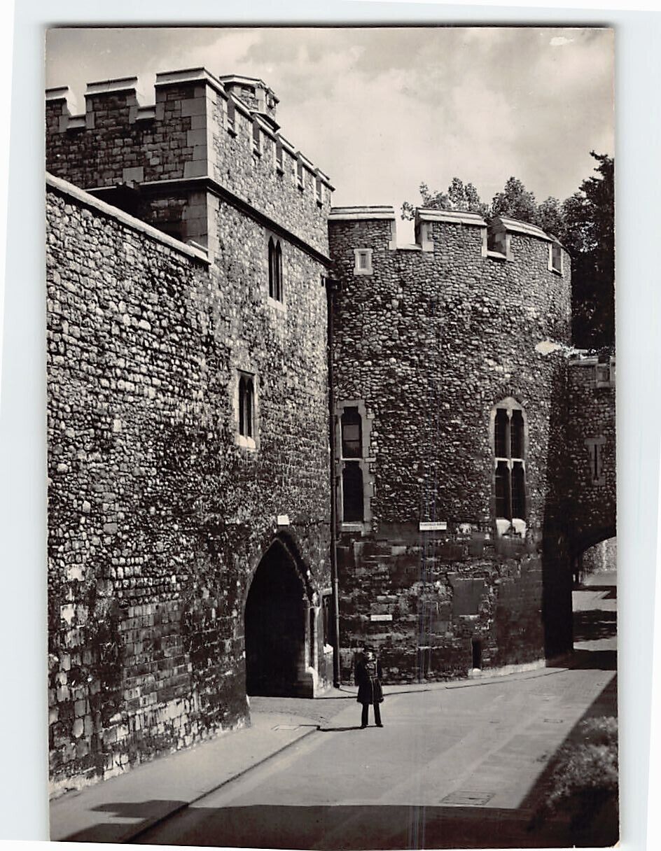 Postcard Tower of London, The Wakefield Tower and Bloody Tower, London ...