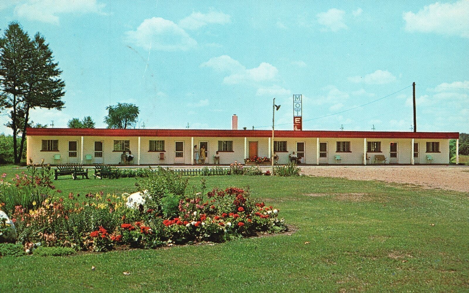 Vintage Postcard 1950's Springfield Manor Motel Landscaped Grounds ...