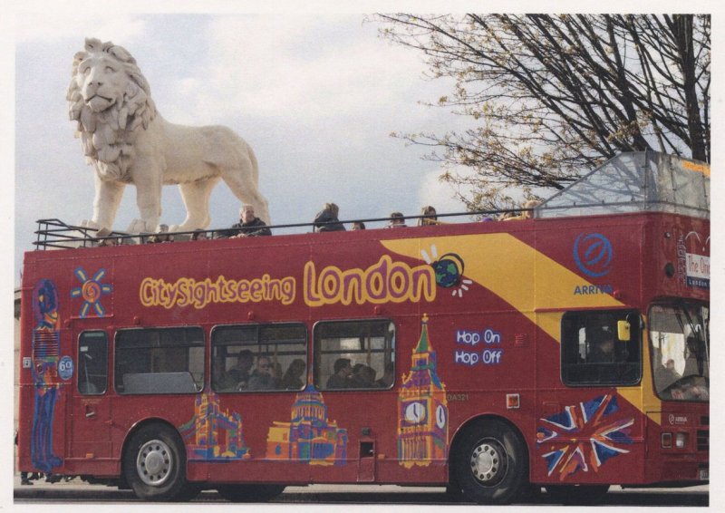 London Sightseeing Hop On Off Bus With Giant Lion Statue Photo Postcard ...