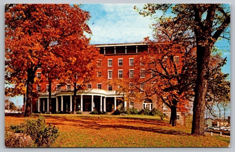 Canandaigua Inn New York Finger Lakes Fall Autumn Main Entrance UNP VNG ...
