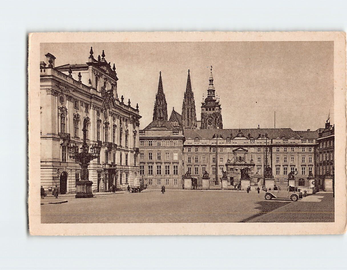Postcard Arcibiskupský palác a pražský hrad, Prague, Czech Republic ...
