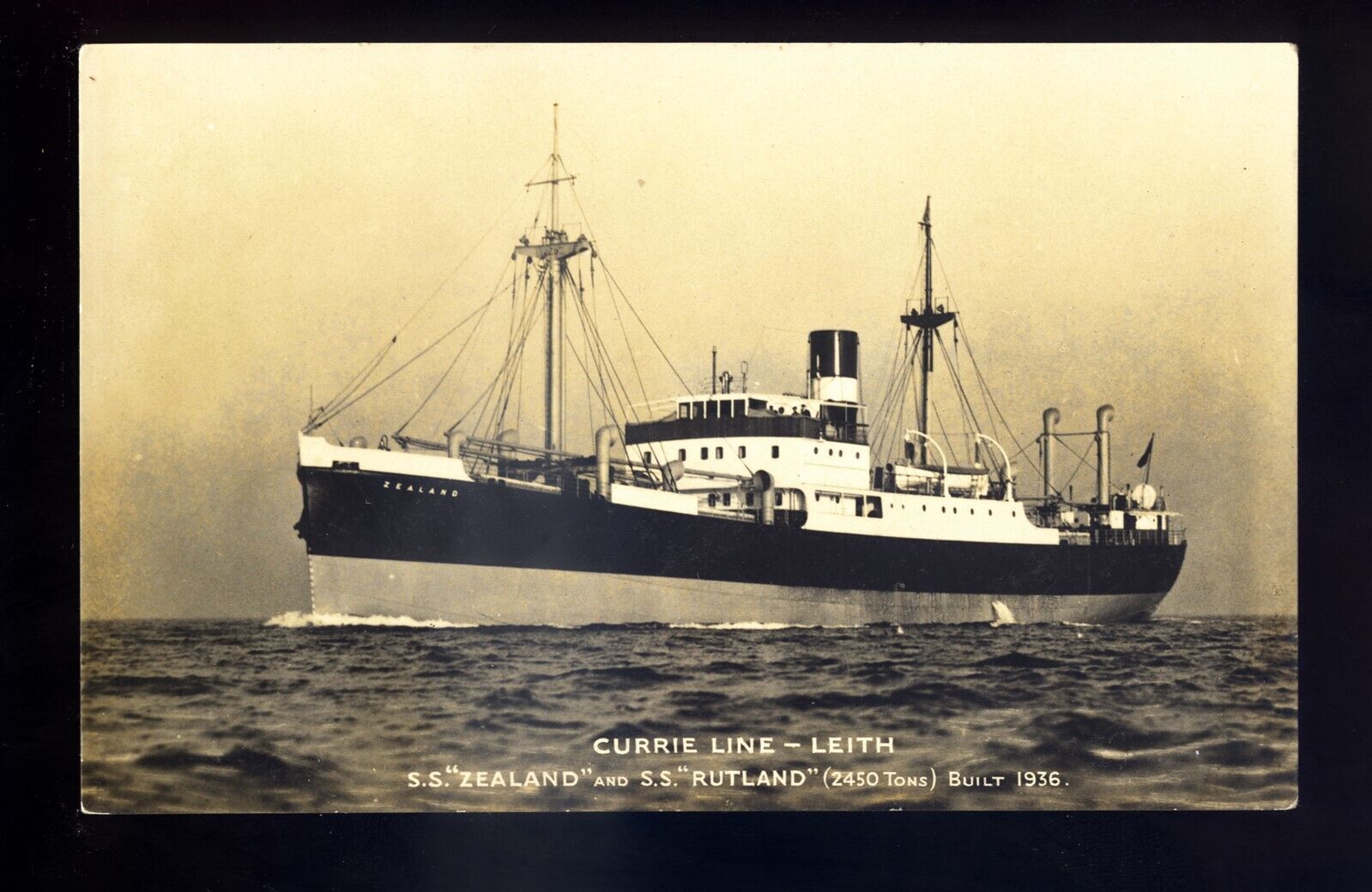 ca0926 - Currie Line Cargo Ship - Zealand. built.1936 - postcard 5.5 x ...