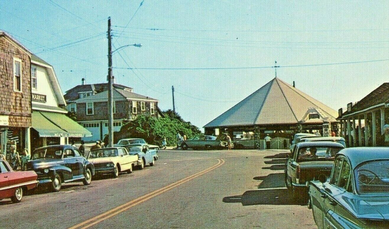 Postcard Merry-Go-Round in Watch Island, RI, oldest Carousel in U.S. T8 ...