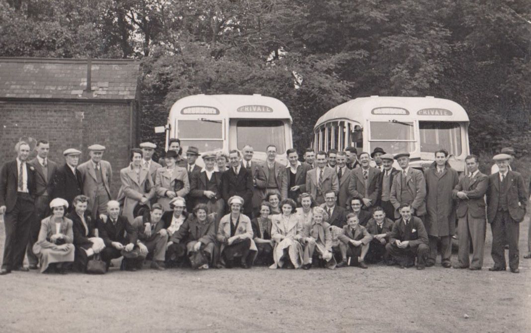 Margate Caravan Type Vans Circa 1950s Coach Bus Outing Old Photo ...