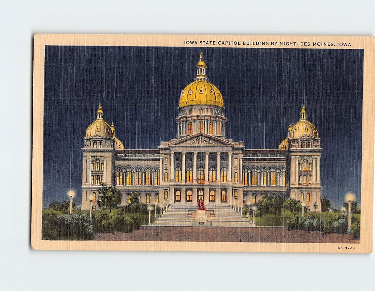 B-158990 Iowa State Capitol Building by Night Des Moines Iowa USA ...