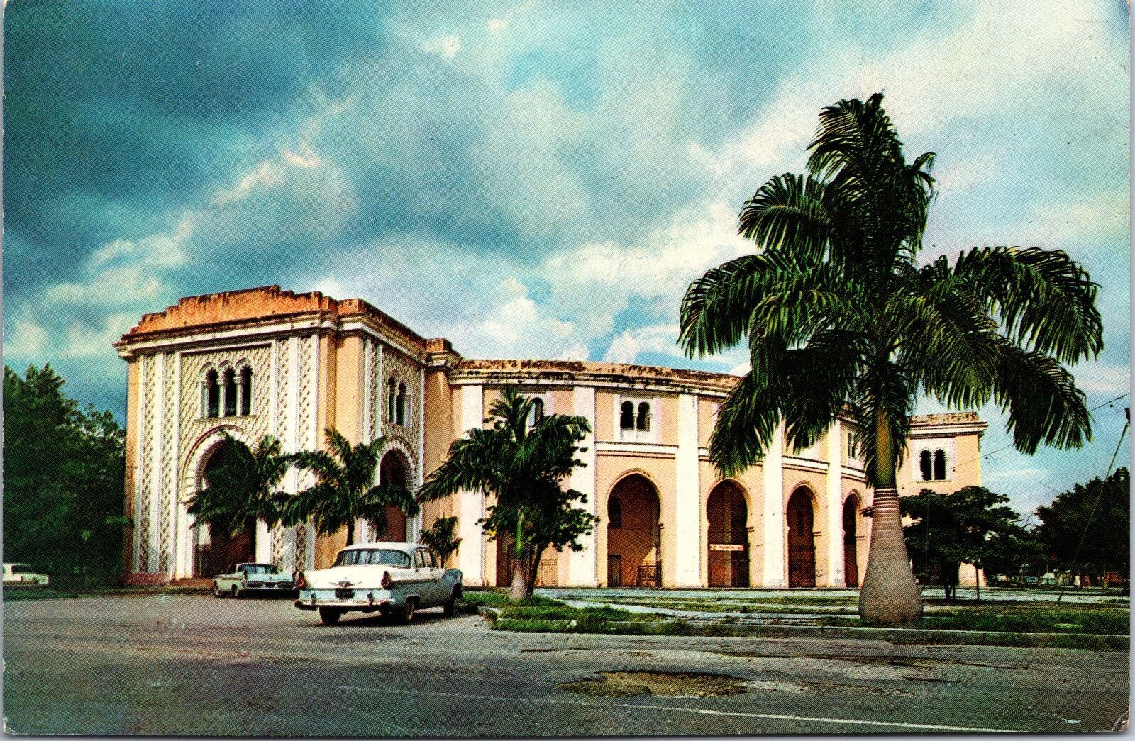 Vintage Postcard Totos Palace at Maracay Venezuela C. 1970s | Latin ...