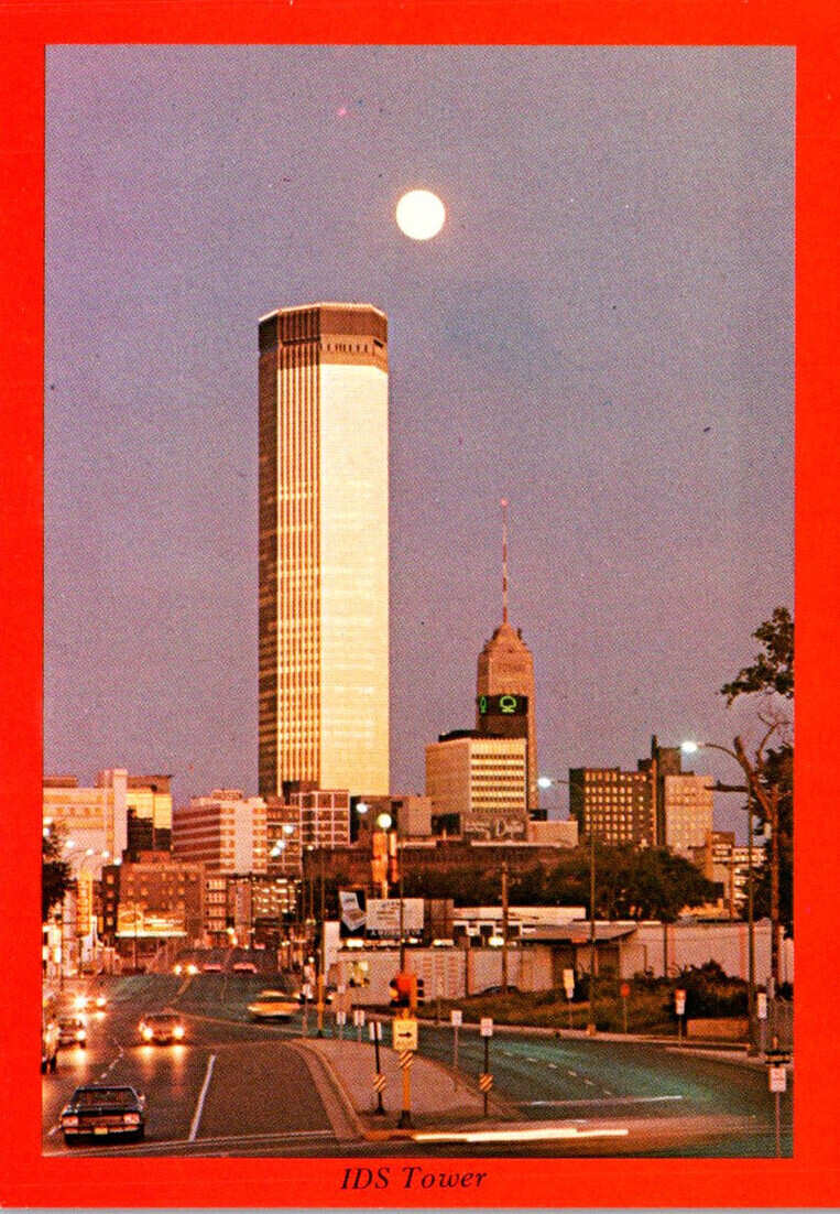 Minnesota Minneapolis IDS Tower View With Full Moon At Dusk | United ...