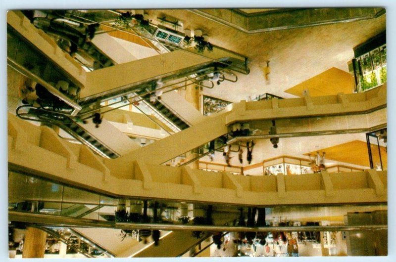 CHICAGO, IL ~ Shopping Mall WATER TOWER PLACE Escalators ~ 4"x6 ...