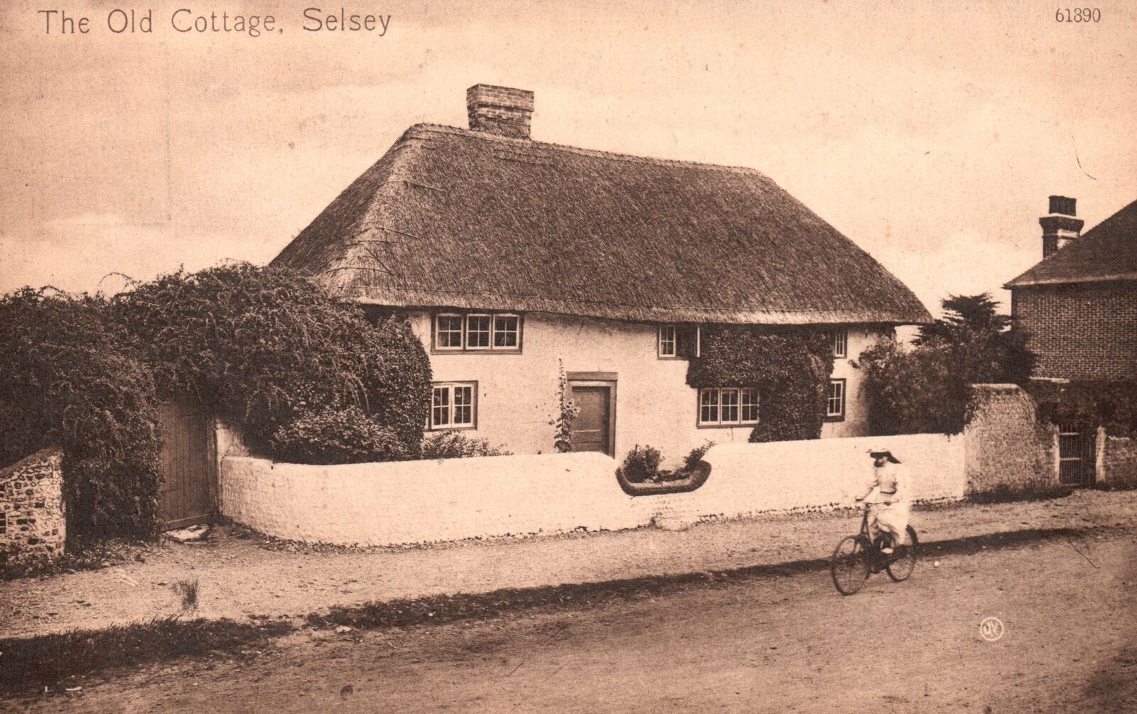 Vintage Postcard Tye Old Cottage Restaurant Building Selsey England ...