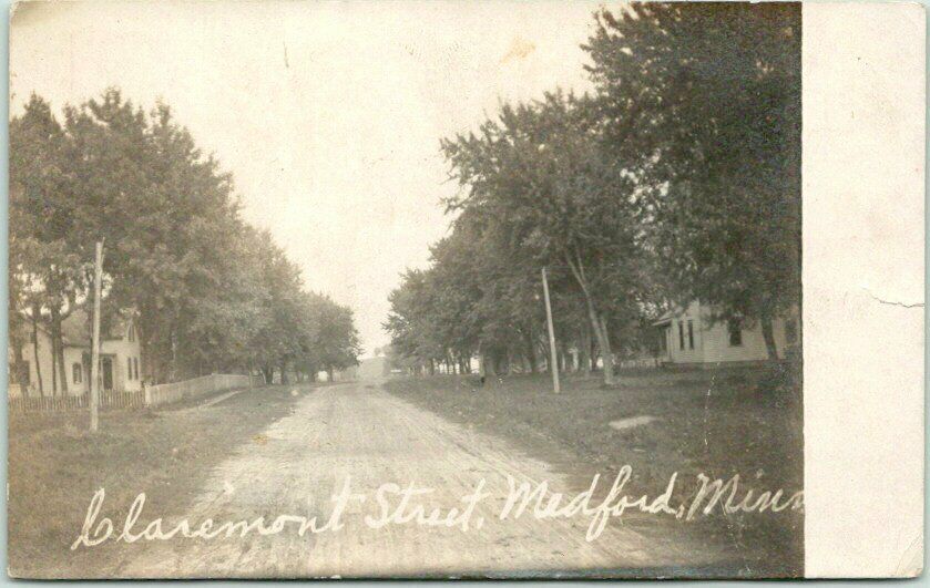 1909 MEDFORD, Minnesota RPPC Real Photo Postcard CLAREMONT STREET ...
